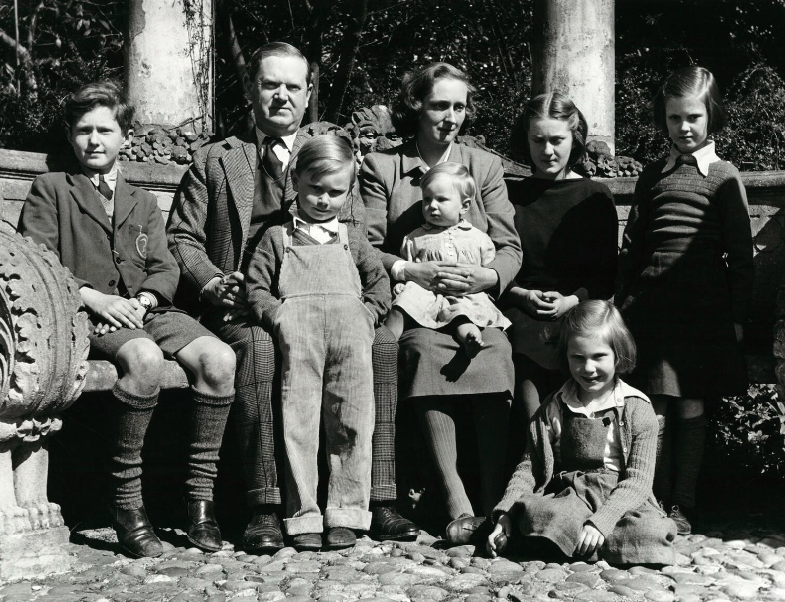 Evelyn Waugh: la parabola biografica di un grande scrittore cattolico ...